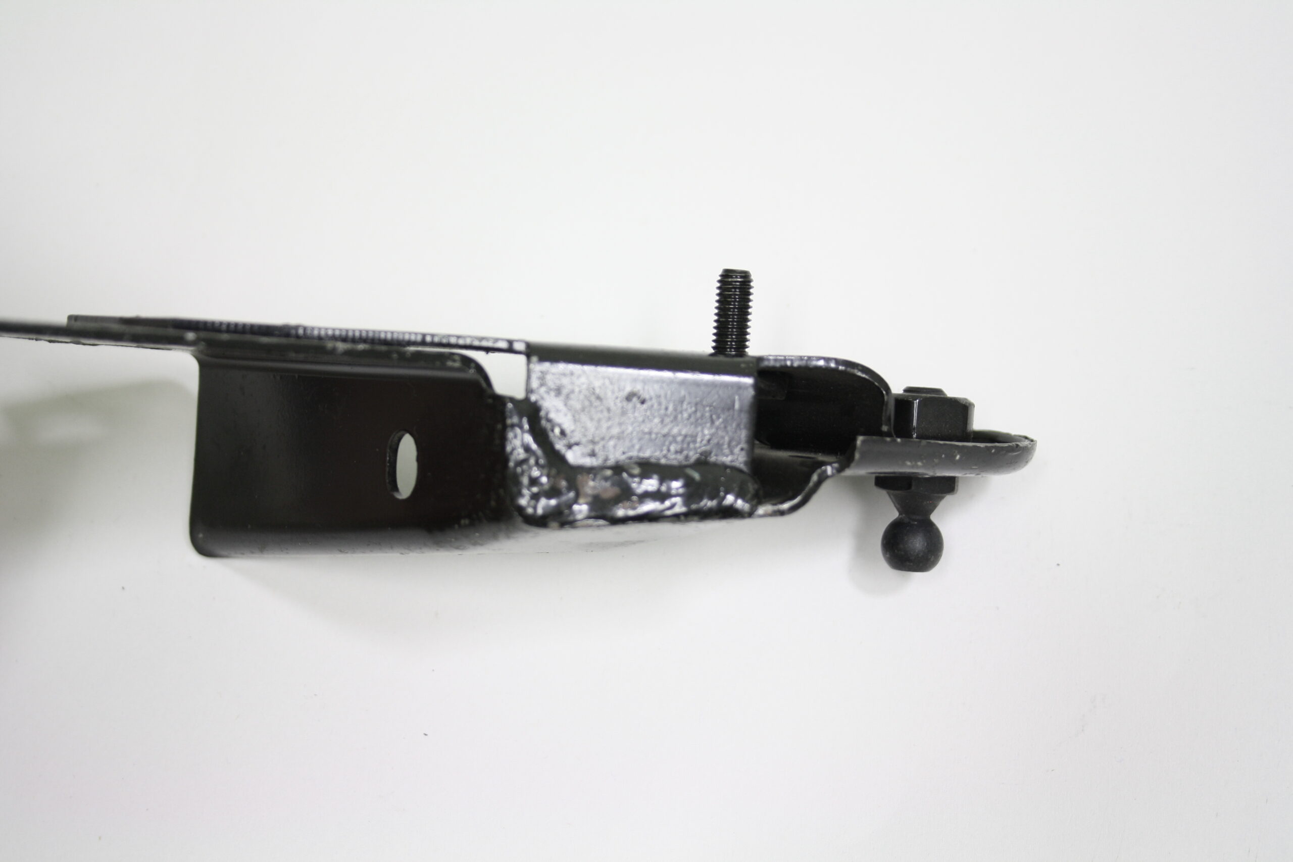 LH Hood Strut Lower Bracket (260112) – Keen Parts