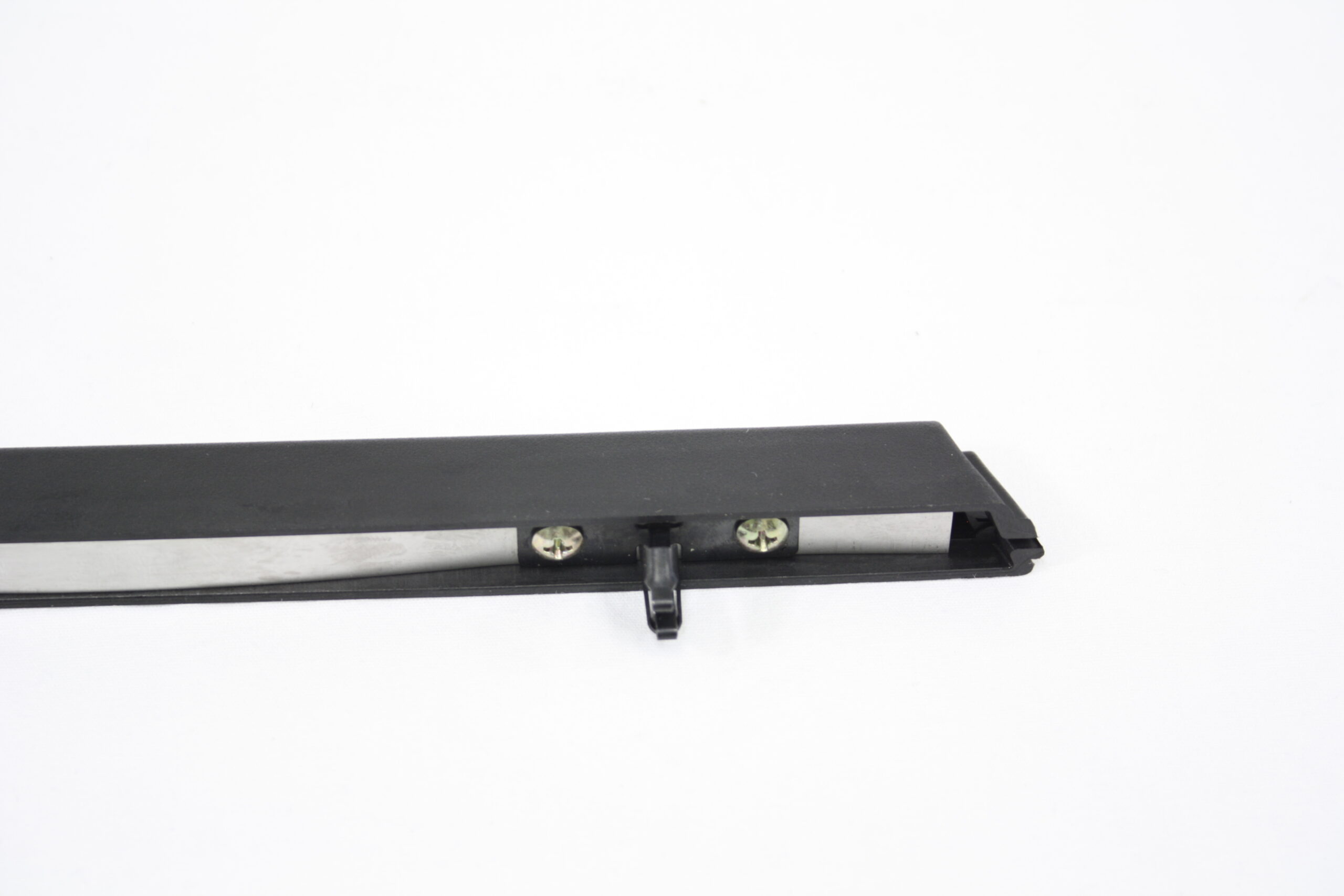 Front Bumper RH Side Moulding – Keen Parts