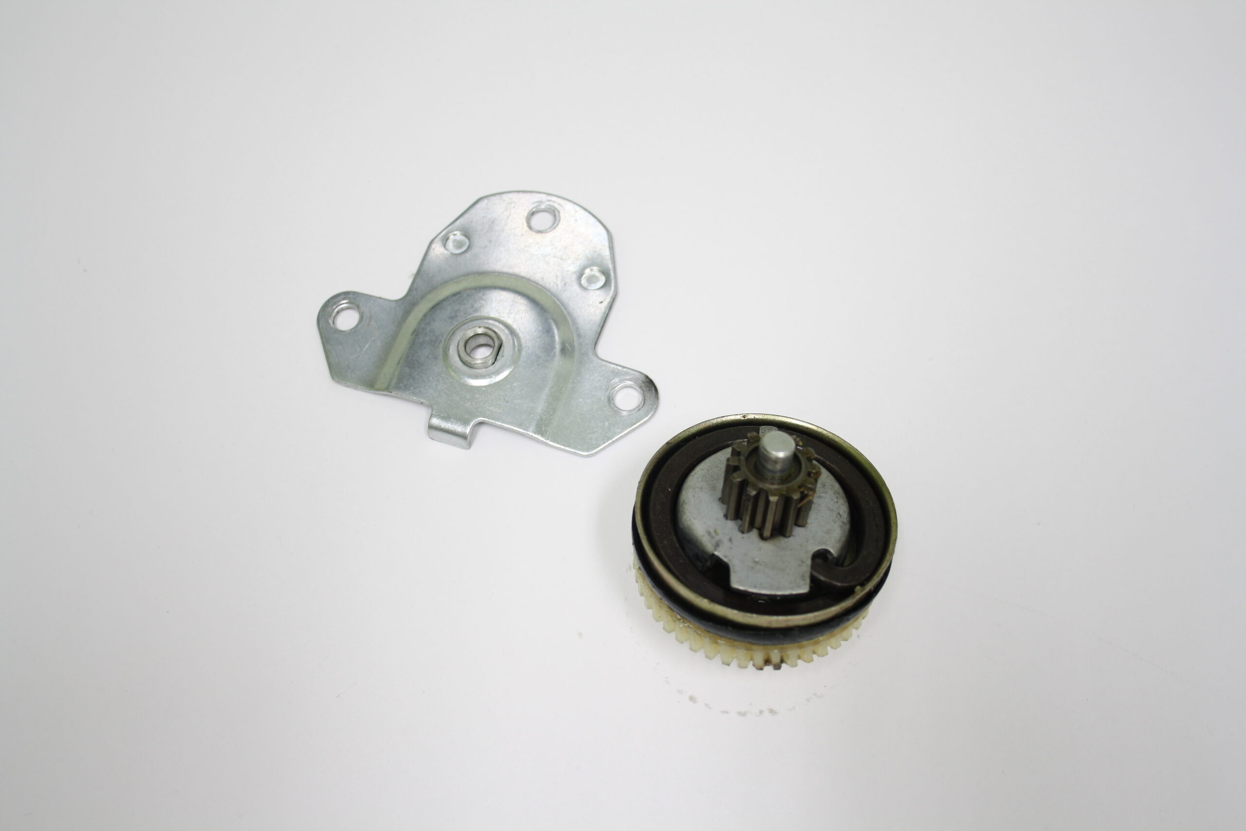 Power Window Motor Gear (130228) – Keen Parts