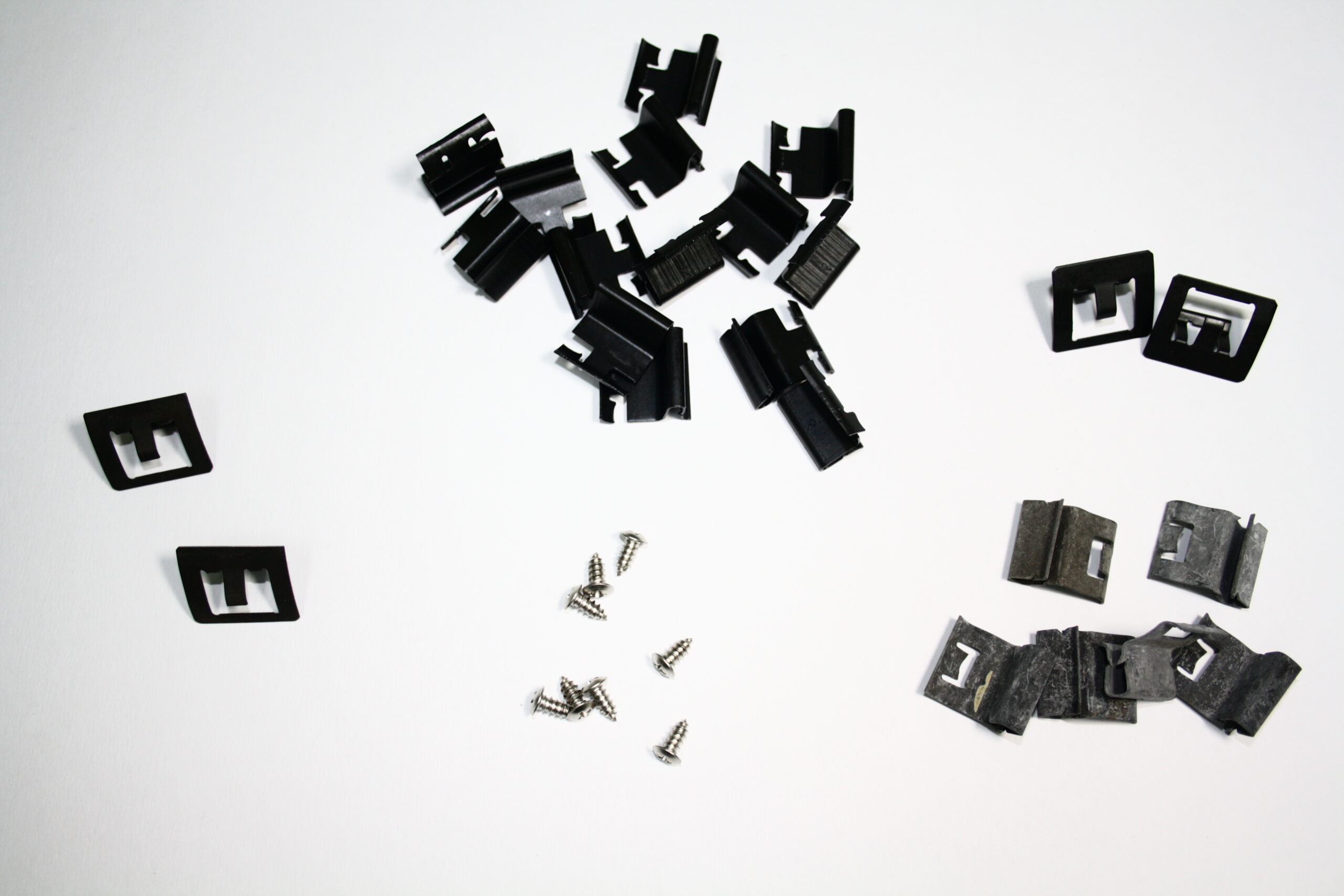 Coupe Outer Windshield Molding Clip Kit (160027) – Keen Parts