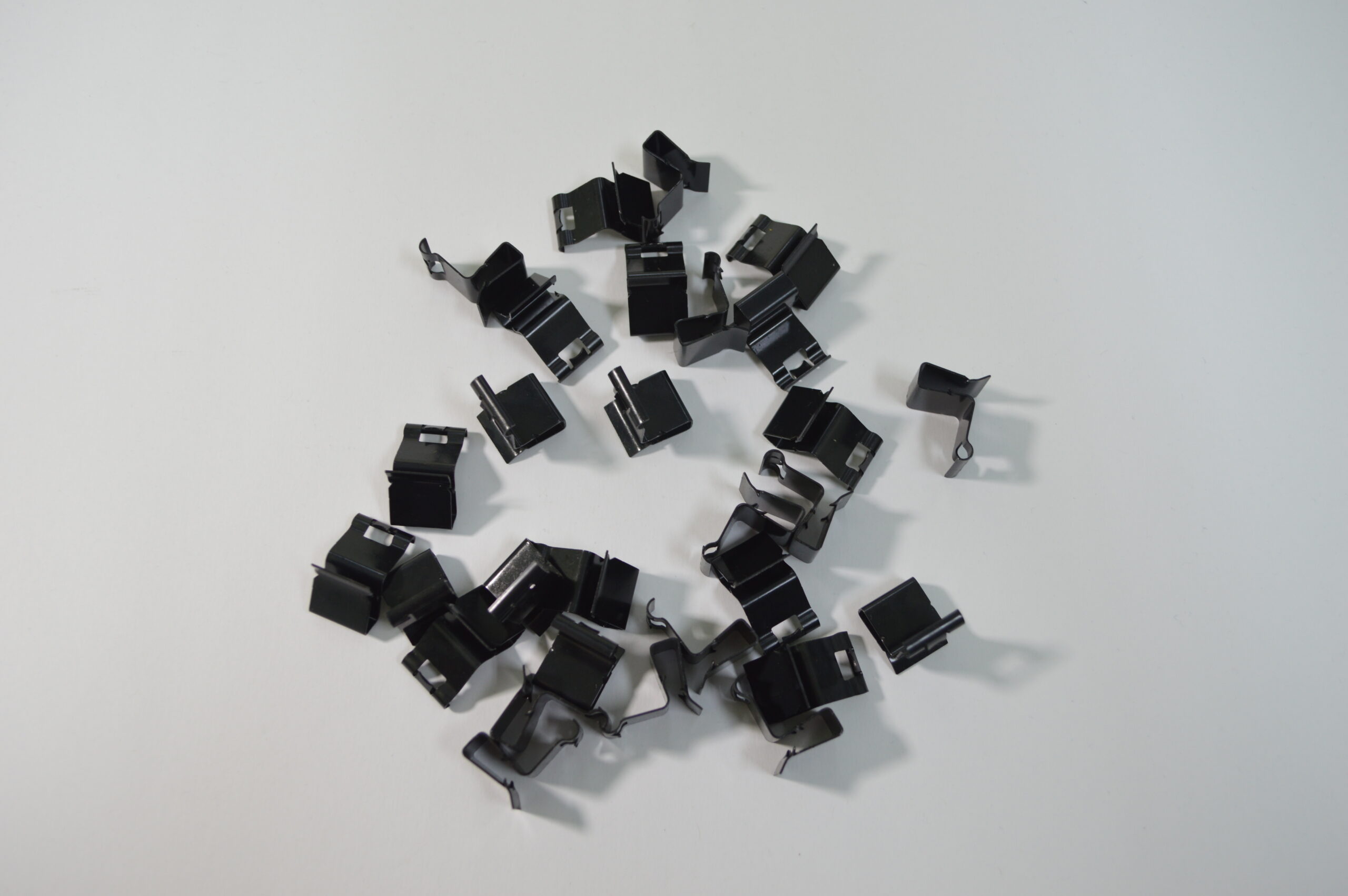 Coupe Rear Window Molding Clip (30 Pcs) (170084) – Keen Parts