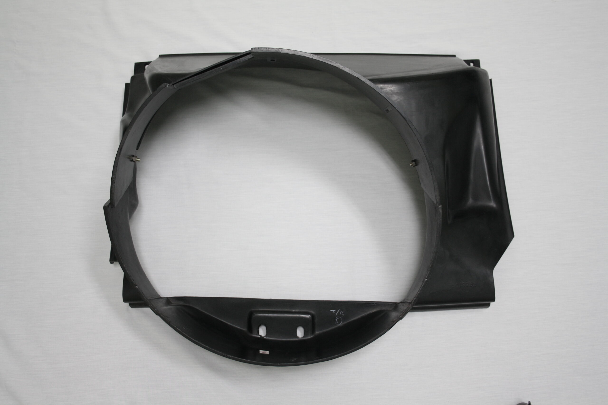 Plastic Correct Fan Shroud Sb With AC (145093-C) – Keen Parts